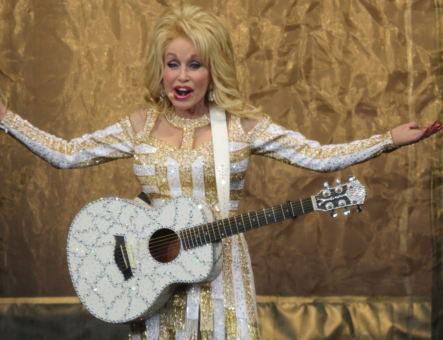 ‘Hello, I’m Dolly’: A musical about the life of Dolly Parton is the ...